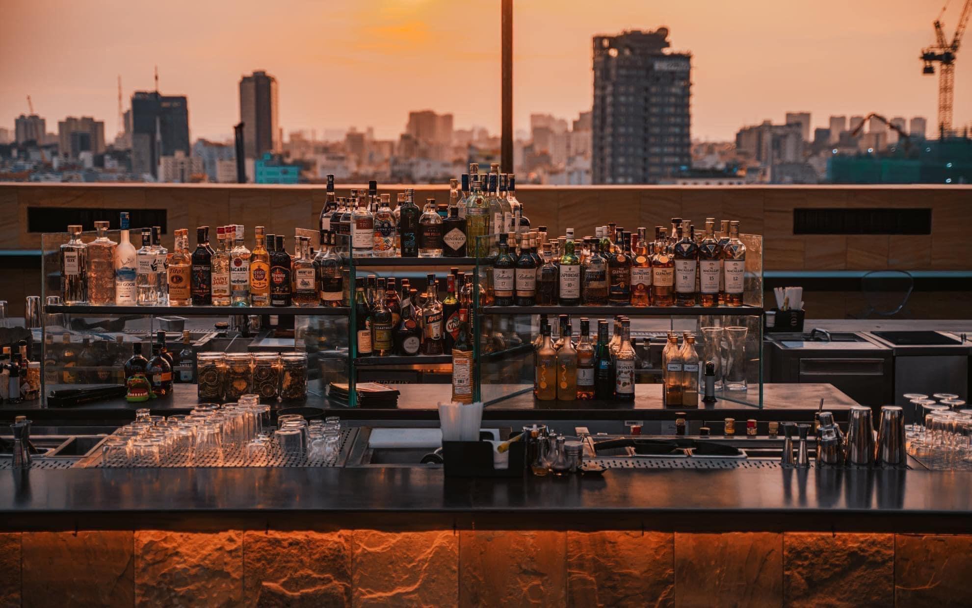 ZION SKY LOUNGE & DINING - Quận 1 - CHILL Vietnam