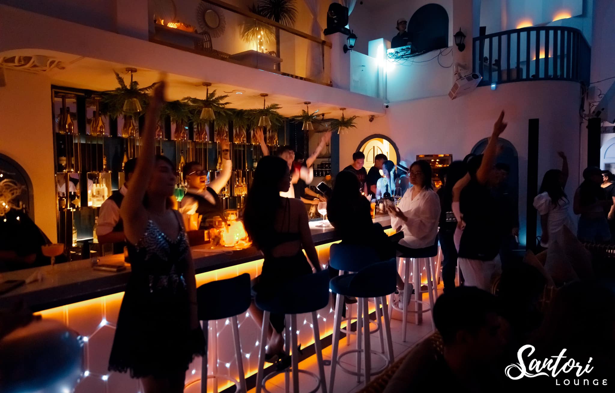 SANTORI LOUNGE & BAR - 24/24 Đông Du, Phường Bến Nghé, Quận 1 | CHILL ...