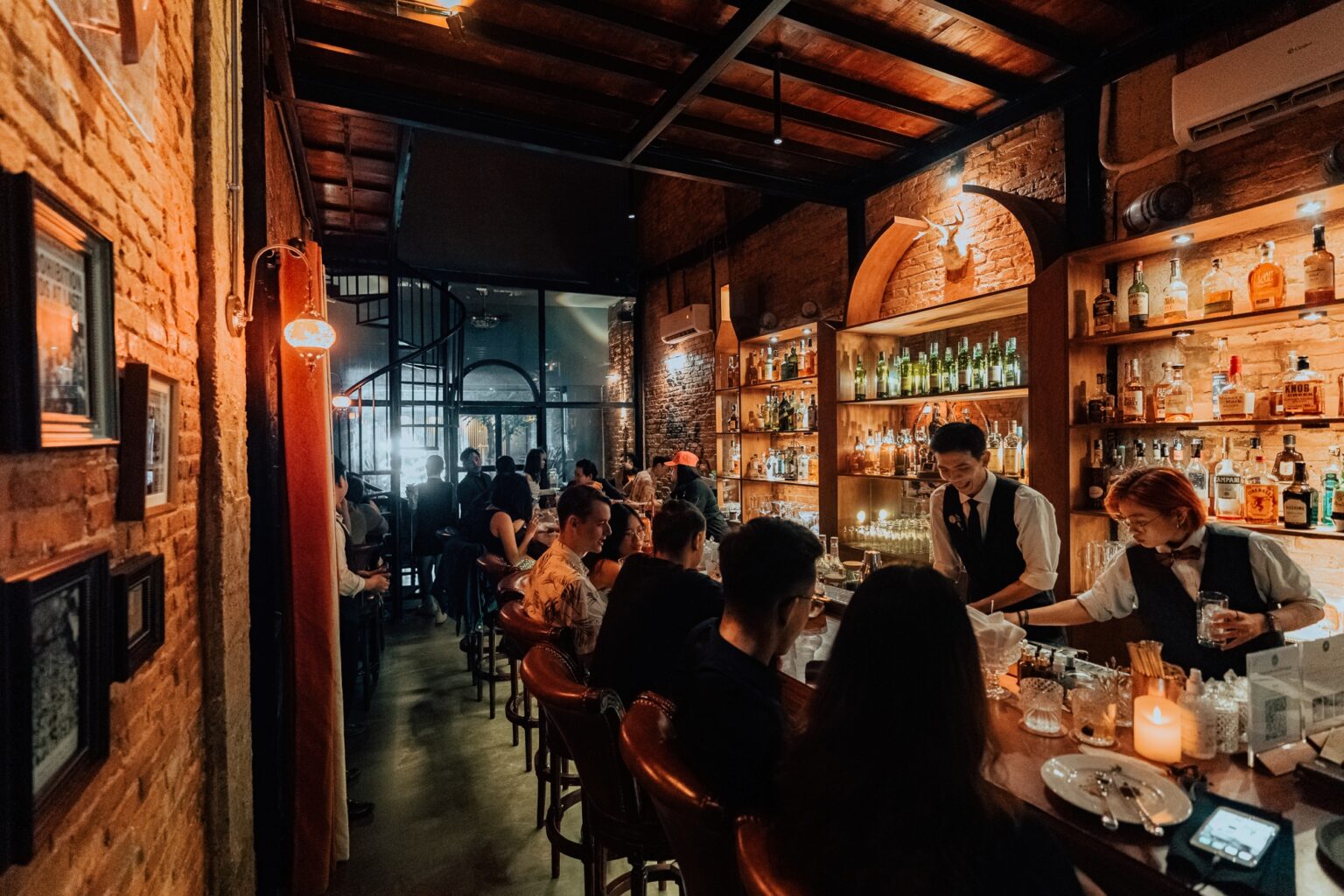 JACKALOPE BAR & PUB - 56 Phó Đức Chính, Quận 1 | CHILL Vietnam
