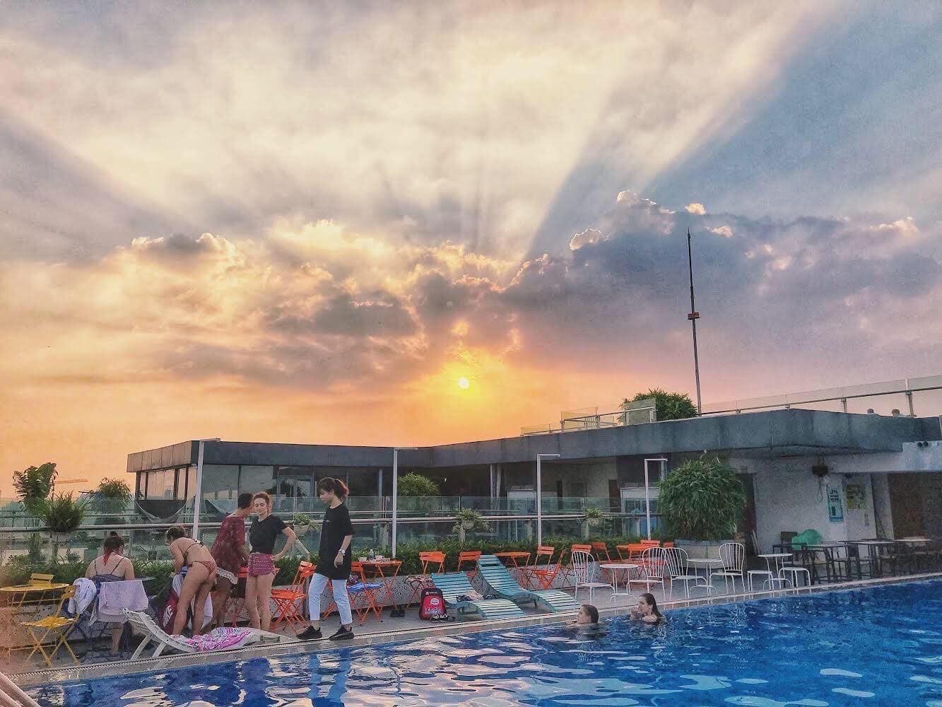 TRILL ROOFTOP CAFE & CHILL - 2 cơ sở, Hà Nội %page%