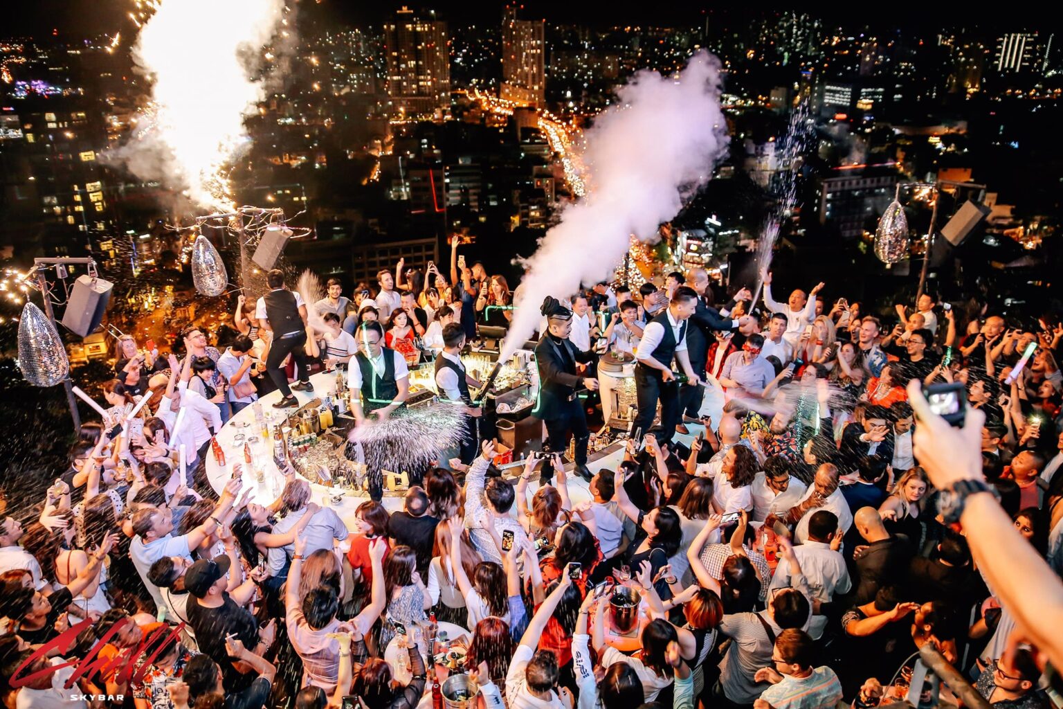 CHILL SKY BAR ROOFTOP - AB Tower, 76A Lê Lai, Quận 1 | CHILL Vietnam