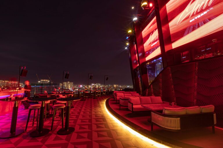 CHILL SKY BAR ROOFTOP - AB Tower, 76A Lê Lai, Quận 1 | CHILL Vietnam