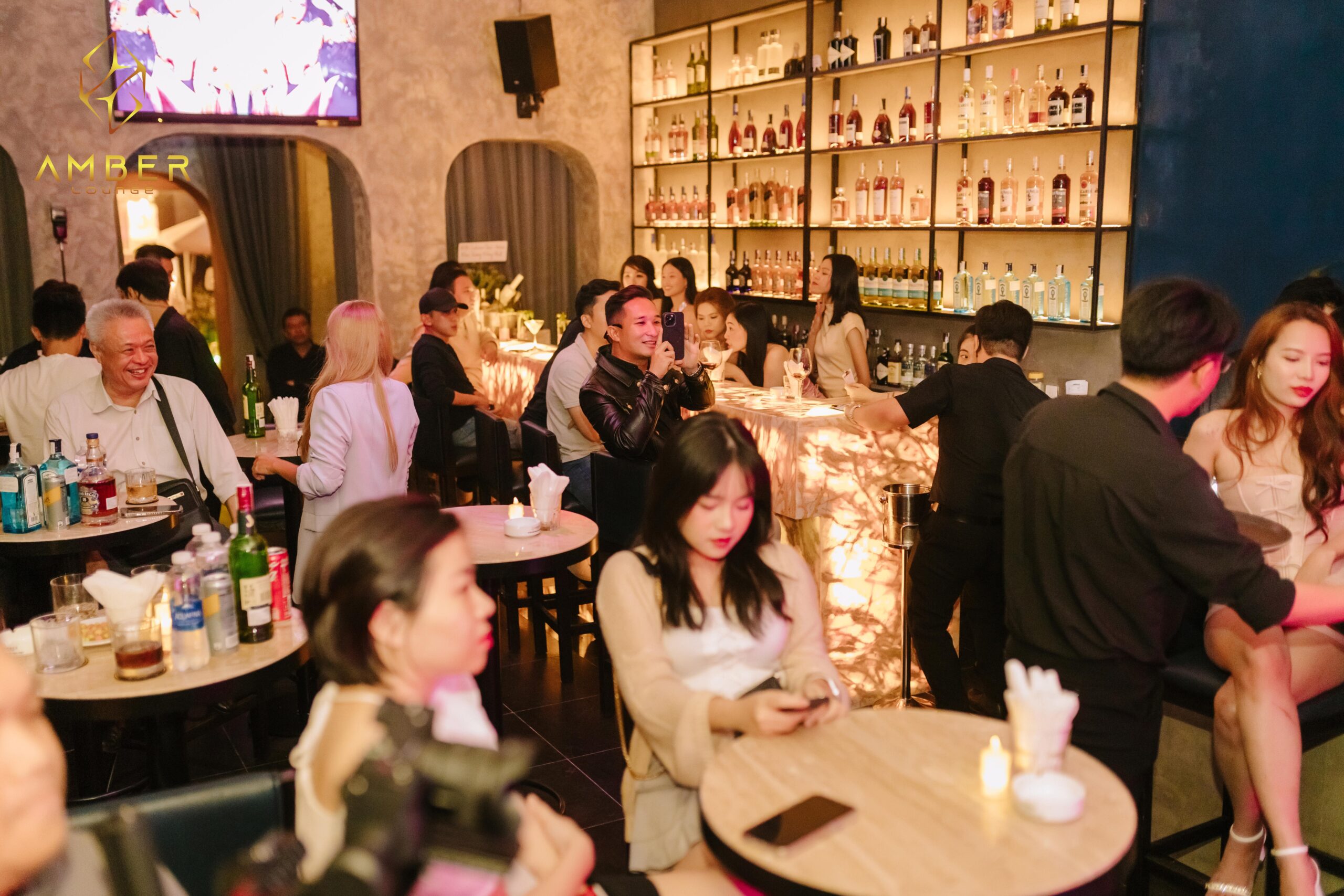 AMBER Lounge -64 Tôn Thất Thiệp, quận 1 | CHILL Vietnam